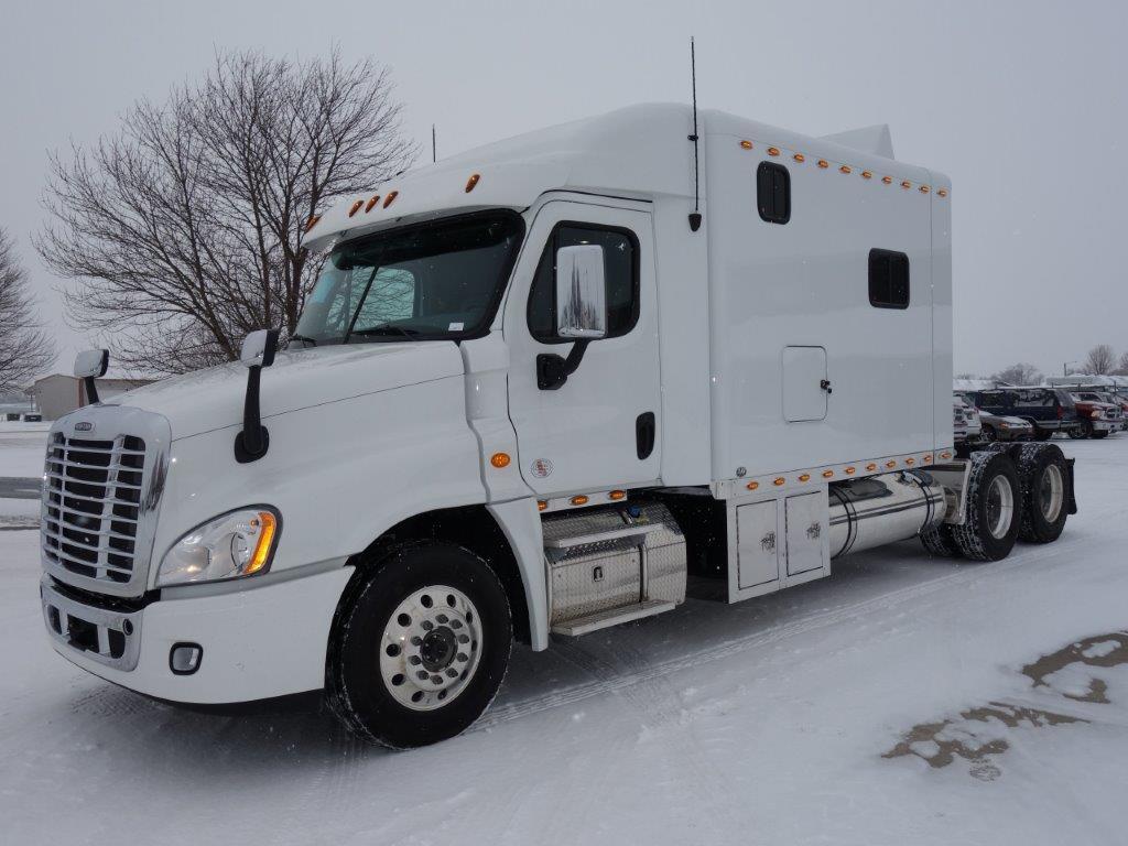 Freightliner Cascadia :: ARI Legacy Sleepers