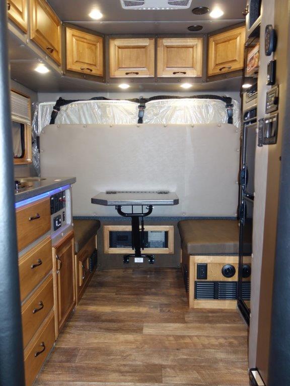 2019 Peterbilt 579 with 120 Inch ARI Legacy II RB Sleeper - 1677 :: ARI ...