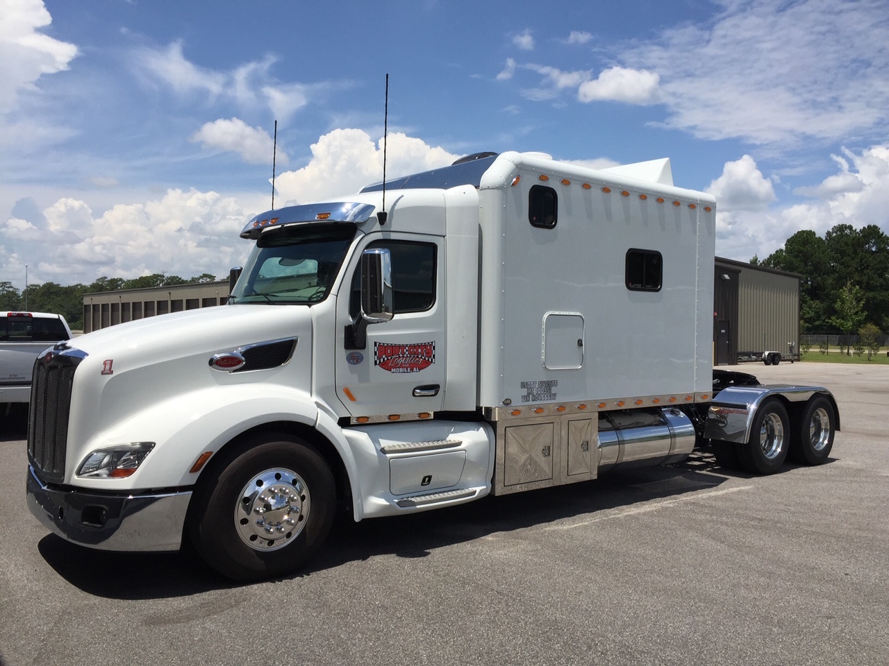 Used Trucks :: ARI Legacy Sleepers