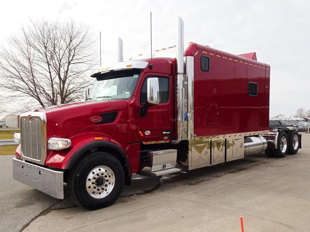Peterbilt Ari Legacy Sleepers