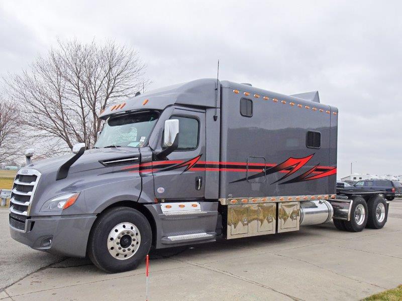 Freightliner Cascadia :: ARI Legacy Sleepers